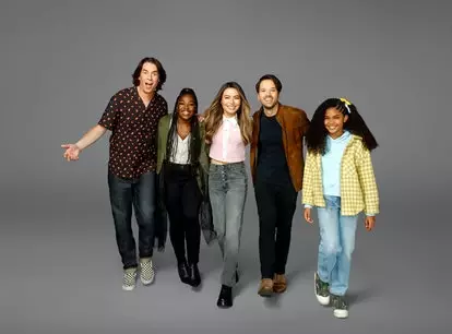 Jerry Trainor, Laci Mosley, Miranda Cosgrove, Nathan Kress, na Jaidyn Triplett nke Paramount+'s 'iCarl...