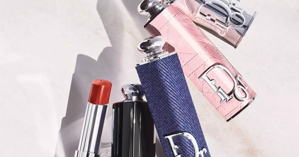 Astaanta Dior's Horraantii 2000-meeyadii Lipstick-ka ayaa dib u bilaabay