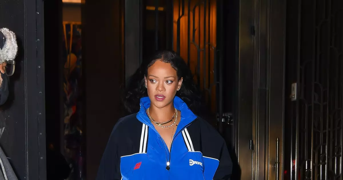 Mokhoa ona oa Jacket ea Sporty Spring ke Rihanna-E Amoheletsoeng