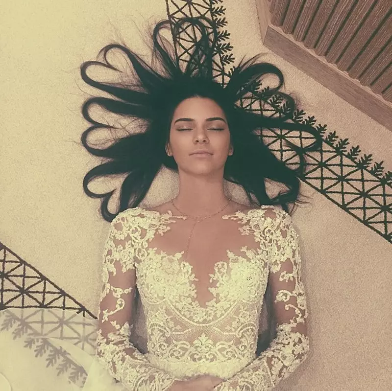 14 Rekreasi Foto Rambut Kendall Jenner Heart Dari Instagram Yang Sejuk Seperti Yang Asal 82510_1