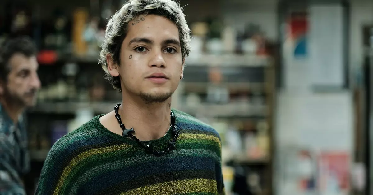 Dominic Fike écrase les théories des fans sur le sort d'Elliot dans la saison 2 de "Euphoria"