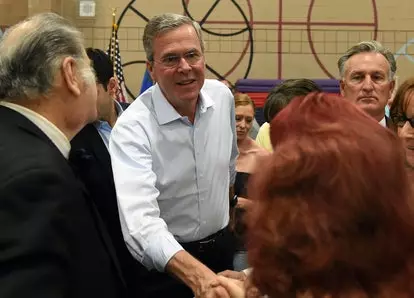 Jeb Bush'un Siyahi Seçmenlere Yönelik Açıklamaları Şaşırtıcı Bir Şekilde İyimserdi, Ama Tarihine Bakılırsa Azınlık Seçmenleri Ona İnanmayabilir 85781_2