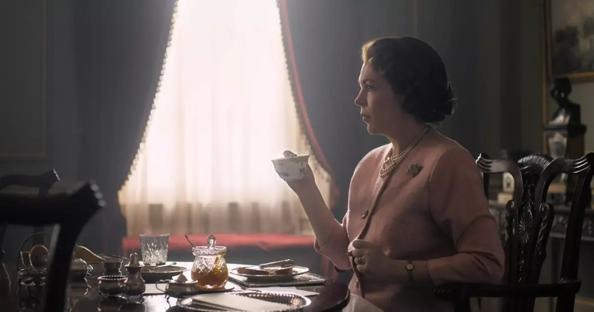 Olivia Colman keppir við „The Crown“ mótleikara sinn í nýju drama