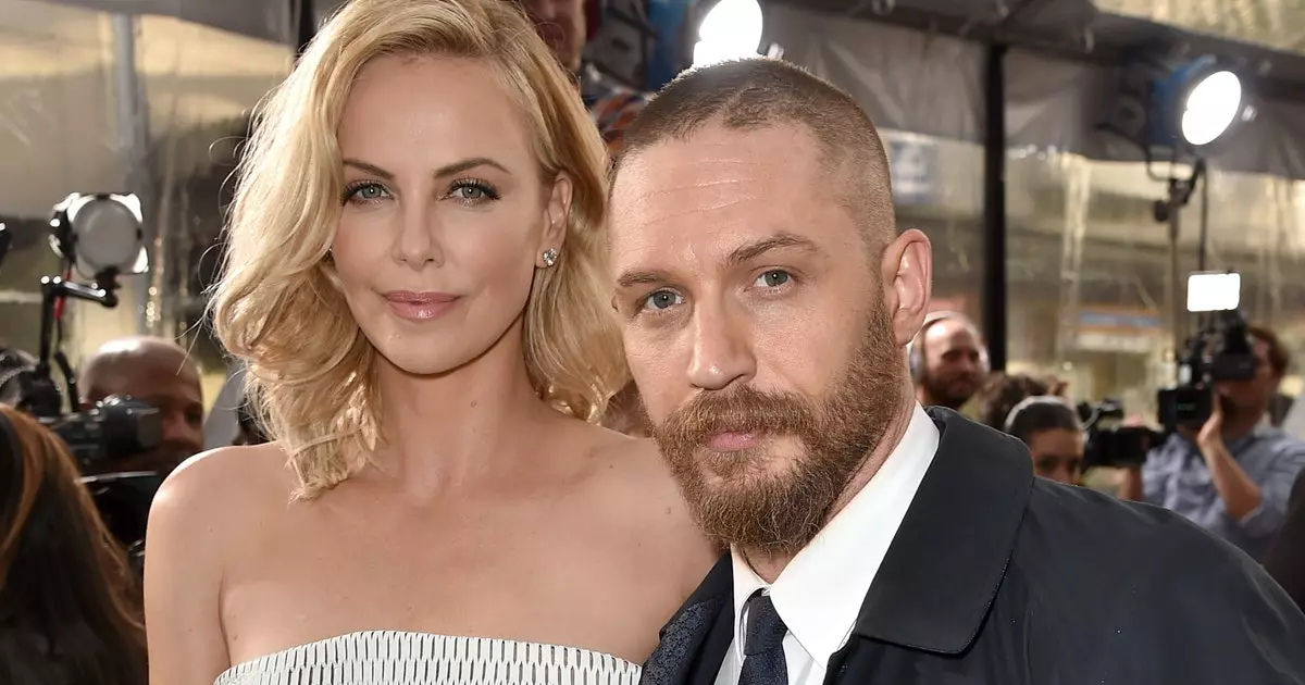 Tom Hardy og Charlize Theron urðu bara *mjög* raunverulegir um „hræðilega“ deiluna sína