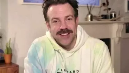 Jason Sudeikis vyhral najlepší herecký výkon v televíznom seriáli – muzikál alebo komédia. (Foto b...