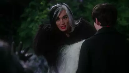 'Once Upon A Time' រដូវកាលទី 5 នាំ Cruella De Vil ត្រឡប់មកវិញ ប៉ុន្តែតើវាអាចទៅរួចយ៉ាងដូចម្តេច? 94865_2