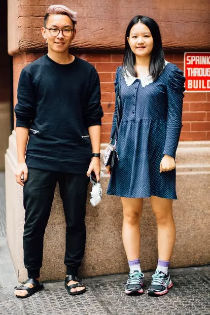 ภาพถ่ายสไตล์สตรีทของ New York Fashion Week เพื่อสร้างแรงบันดาลใจให้กับ OOTD คนต่อไปของคุณ — รูปถ่าย 97499_2