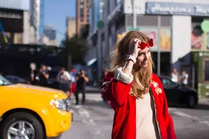 ภาพถ่ายสไตล์สตรีทของ New York Fashion Week เพื่อสร้างแรงบันดาลใจให้กับ OOTD คนต่อไปของคุณ — รูปถ่าย 97499_30